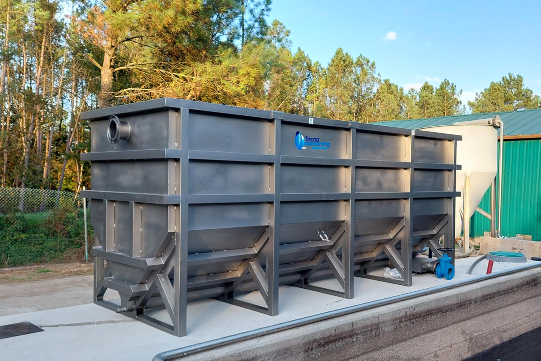 Compact Decanters made of Stainless Steel and Polypropylene ...